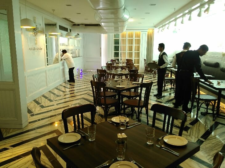 New Resto-Bar, Burn In BKC, Has A Breakfast Menu Starting At INR 99 | LBB