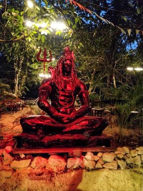 This Psychedelic Themed Restaurant Serves Amazing Food & Lets You BYOB ...