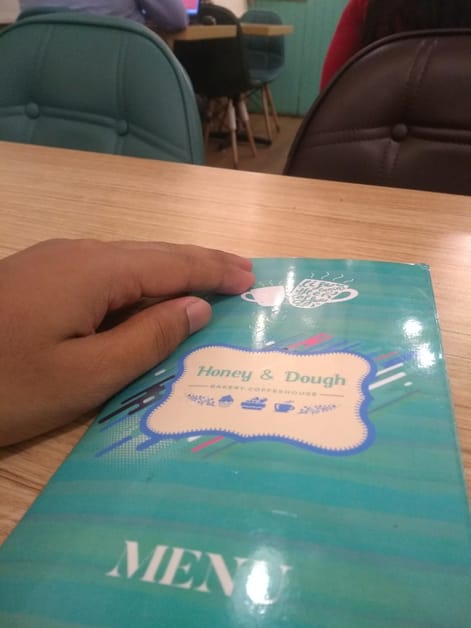 Try This Cute Cafe In Defence Colony That Serves Amazing Food | LBB