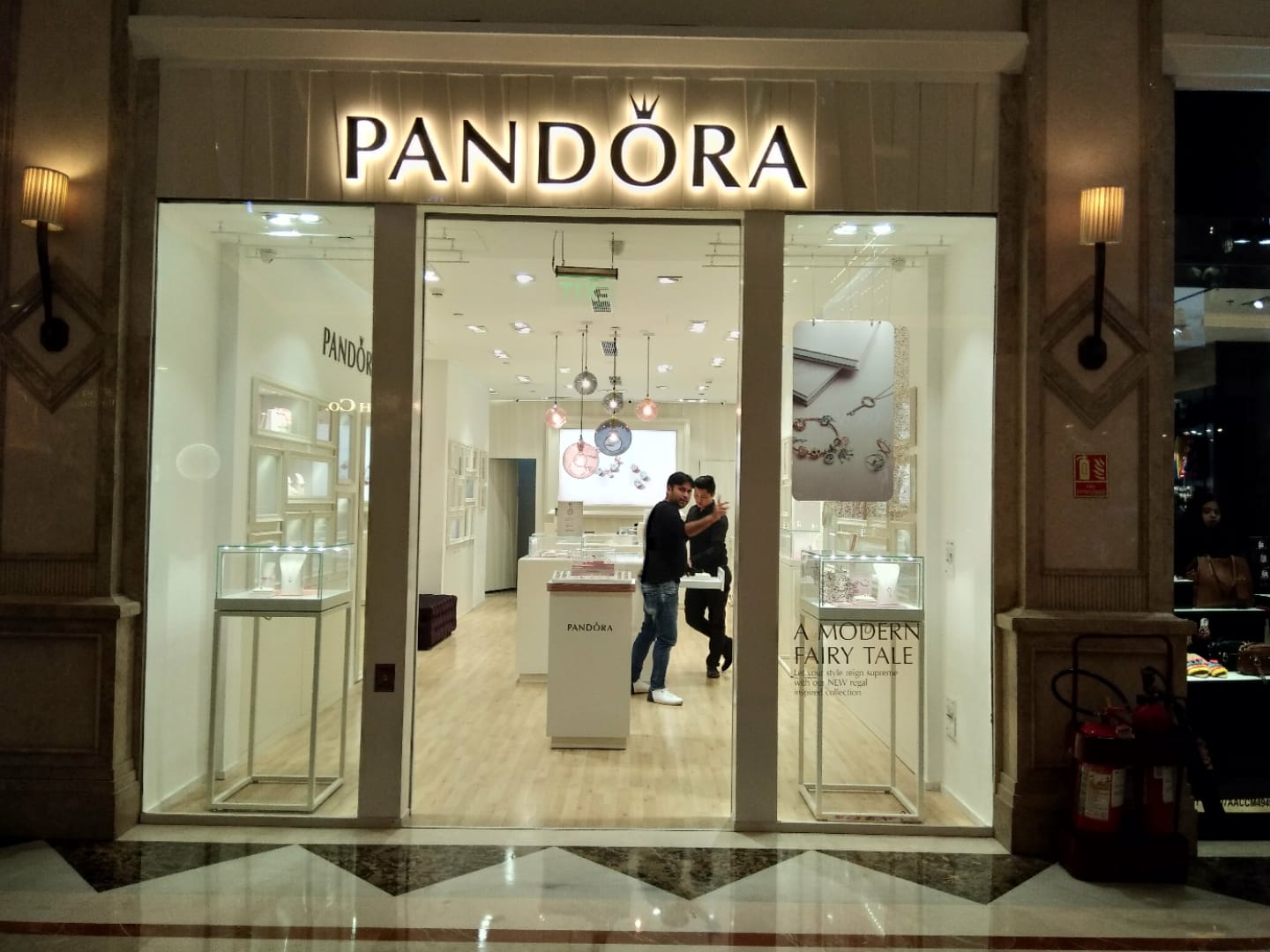 We Love Pandora For Their Subtle, Beautiful Jewellery That'll Pair ...