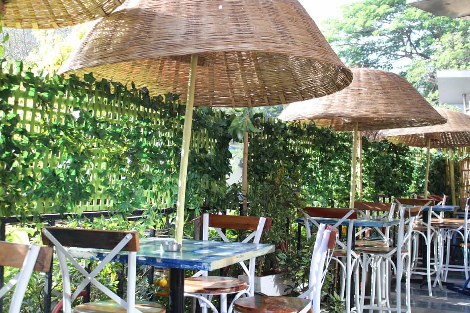 Absolutely Amazing Outdoor Seating Experience Along With Stunning ...
