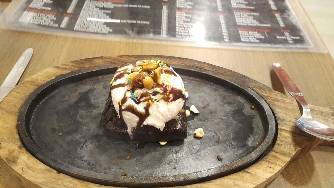 A Hidden Gem In Btm With Some Fancy Ice Creams And Desserts In The Menu ...