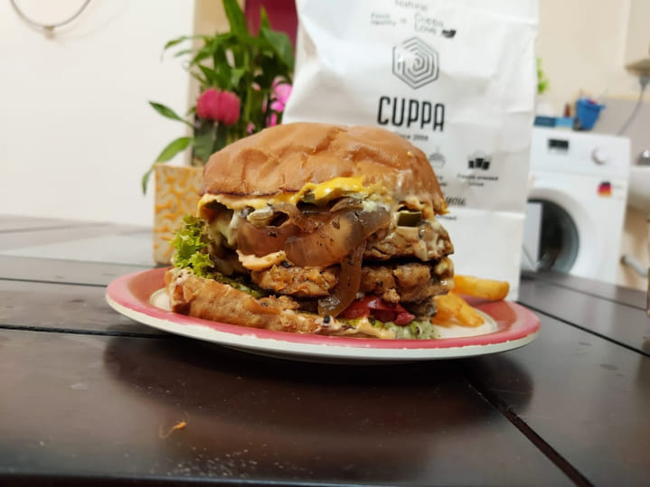 Check Out The Yum Juicy Burgers & More At This Outlet In HSR! | LBB