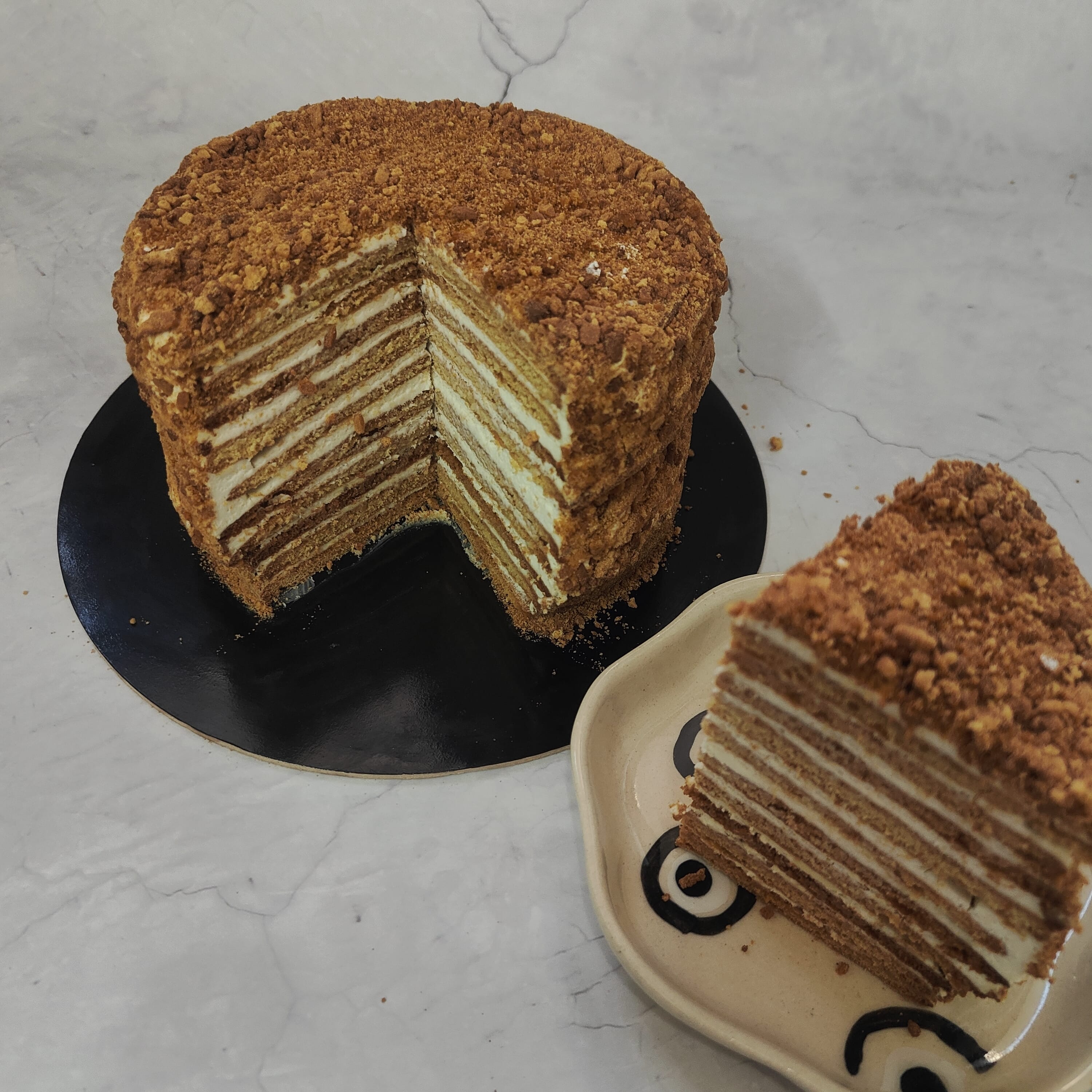 Don't Miss Hanah Banana’s 8-layered Russian Medovik & Japanese Mochis