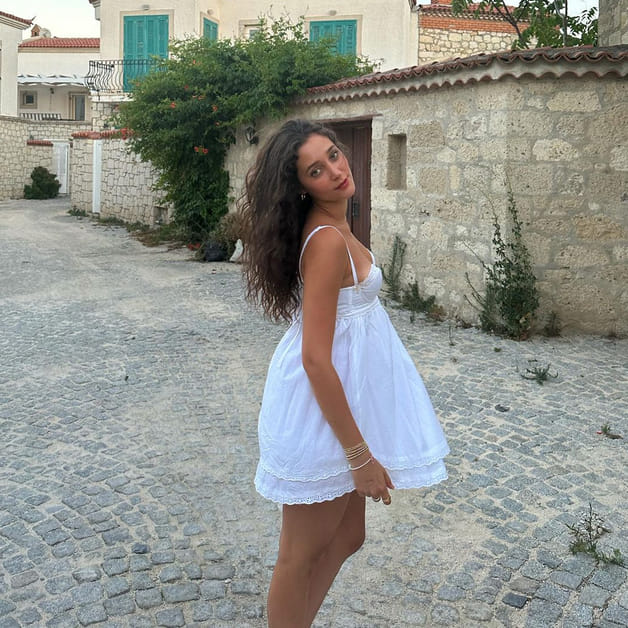 8 Best Summer Outfits Ideas To Rock This Season | LBB