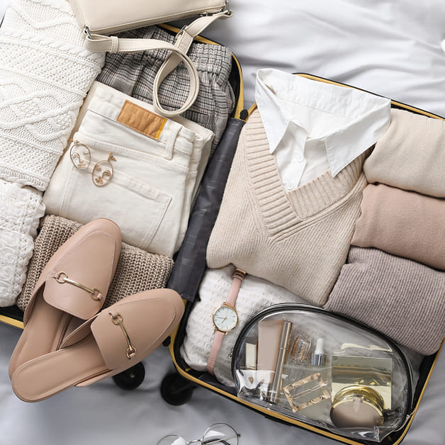 15 Travel Essentials You Must Carry Wherever You Go | LBB